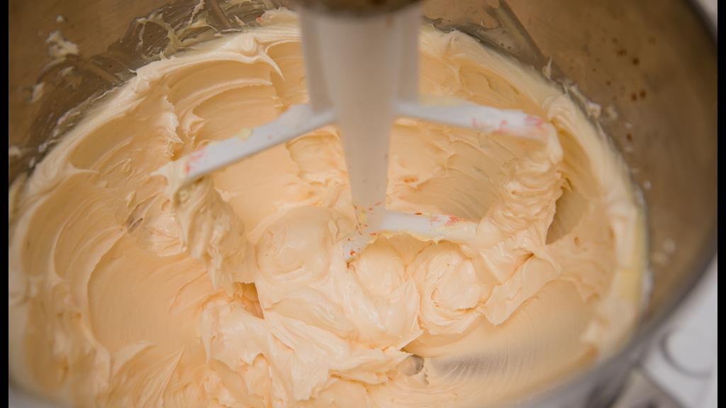 The process of mixing | Bakery Academy
